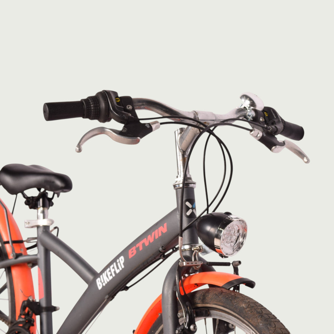 B-TWIN 24 inch fiets - Voor 9 of 10 jaar - Grijs - BikeFlip