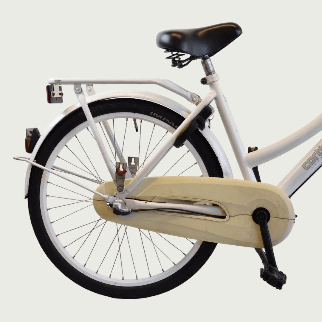 Cortina 24 inch fiets in het wit voor 9 tot 10 jaar - BikeFlip